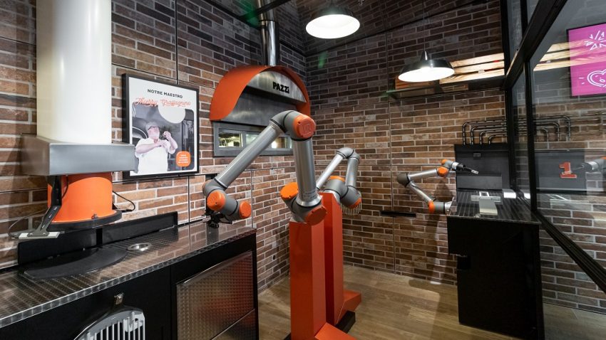 Vea cómo los robots hacen pizzas de principio a fin en una pizzería ...