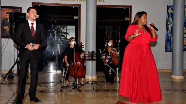 Mezzosoprano Glenmer Pérez invitada a cantar en el Small Hall del Cairo ...
