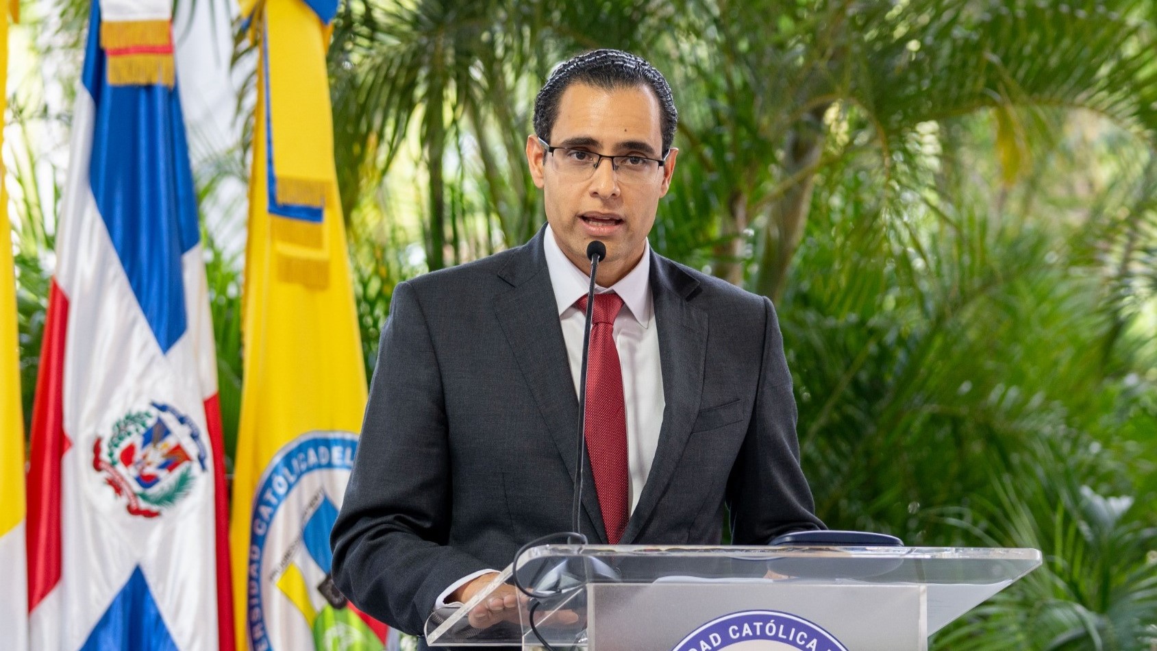 Juan Ariel Jiménez desmiente a Abinader y muestra que el endeudamiento ...